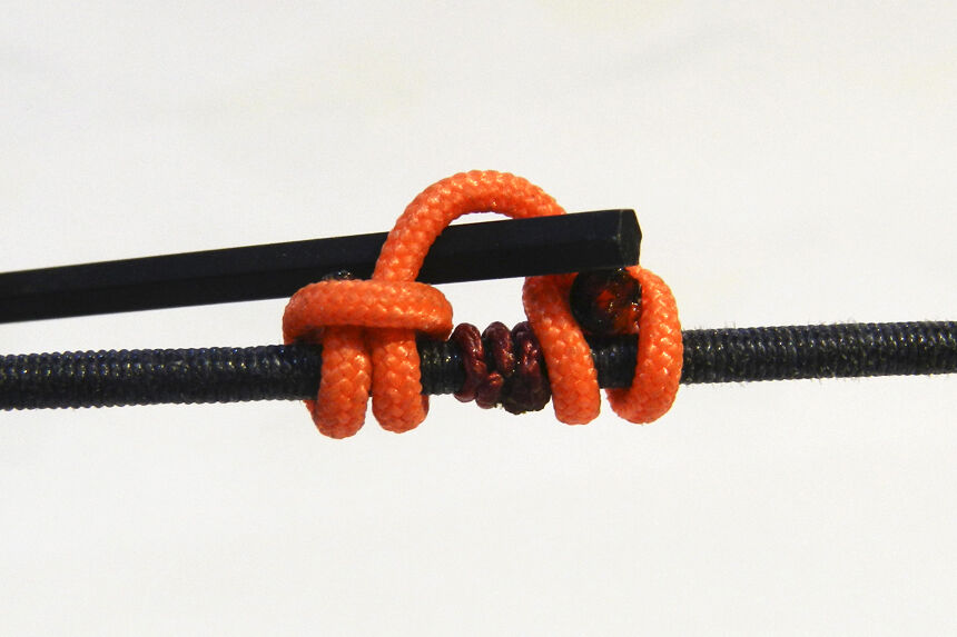 Archery 101: How to tie a D-loop | World Archery